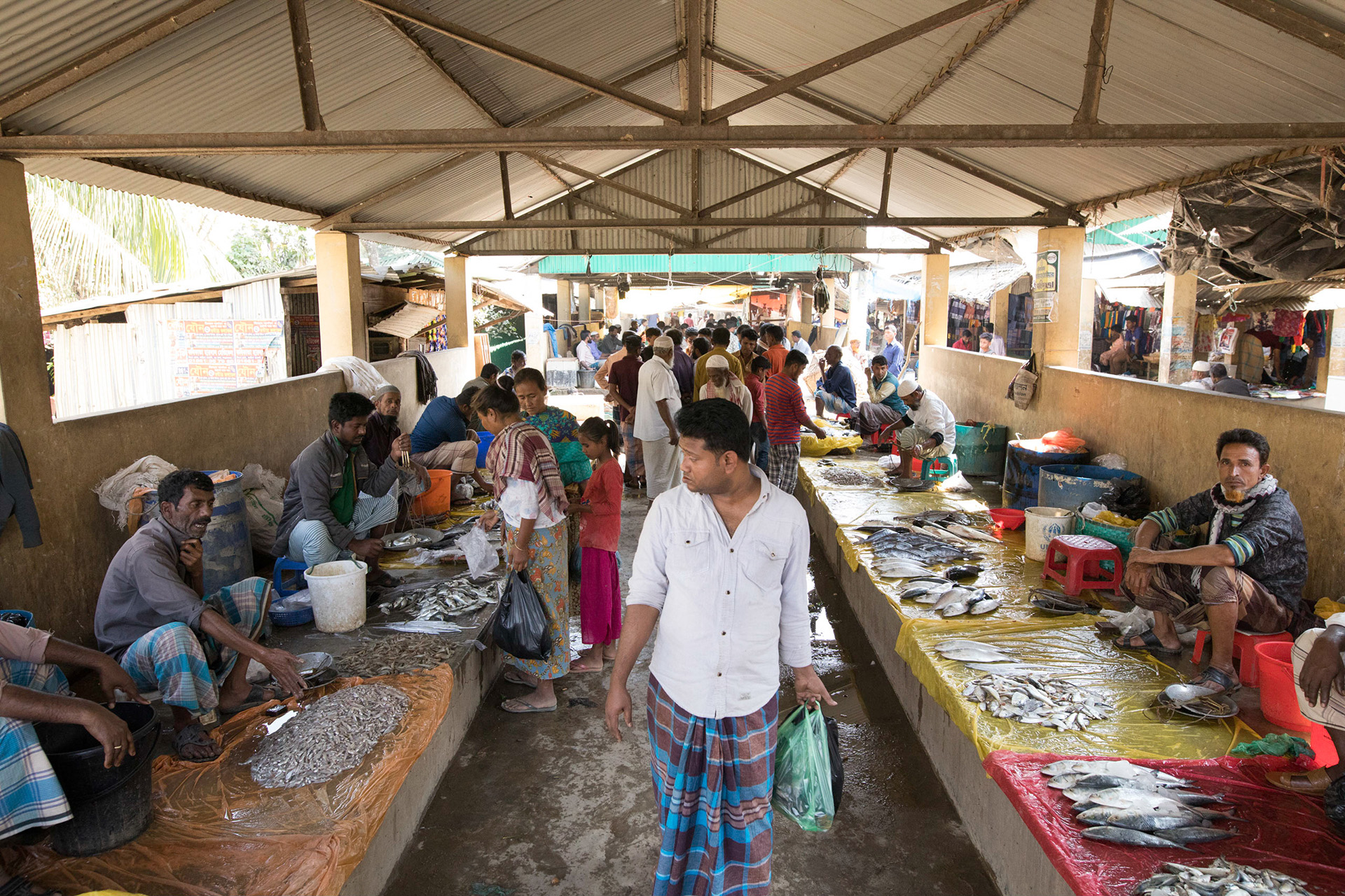 bangladesh-rohingya-hosts-fishing.jpg | Aid and Policy, Food, Health ...