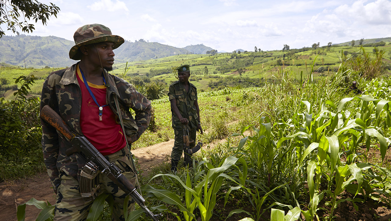 1280_two_nyatura_domi_rebel_fighters_stand_on_guard_duty_in_a_nyatura ...