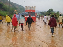 [Angola] Flooding the capital Luanda. [Date picture taken: 01/22/2007 ...
