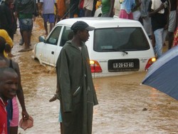 [Angola] Flooding the capital Luanda. [Date picture taken: 01/22/2007 ...