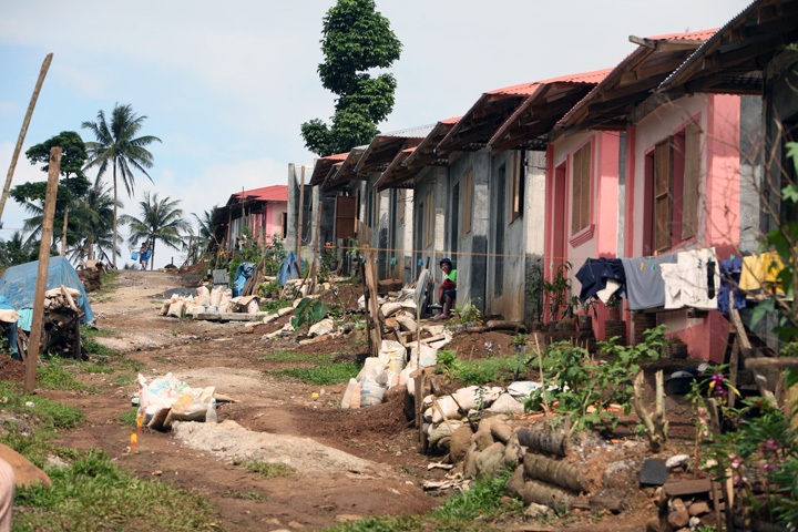 General view of new houses in Taysan resettlement site near Legazpi ...