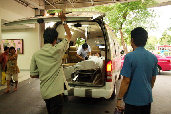 An injured patient is brought to hospital by emergency medical services ...